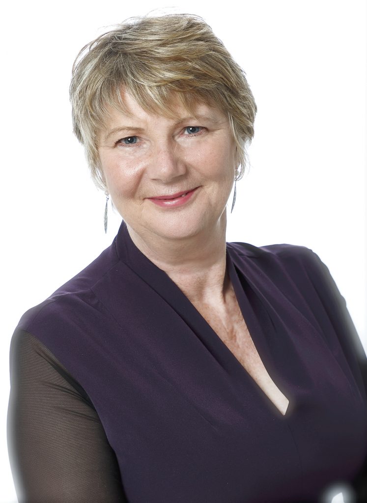 About Lily Murphy, the BE YOURSELF Leadership Coach